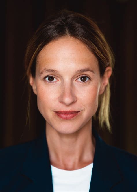 Lisa Bitter Actress Luis Zeno Kuhn