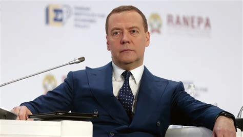 Дмитрий Медведев пак се зъби на Зеленски призова руснаците да му отмъстят Фактор