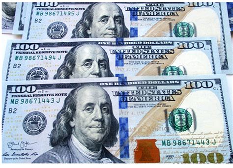 Монголын иргэд их хэмжээний доллар ОХУ ын хилээр нуун гаргах гэж байгаад баригджээ