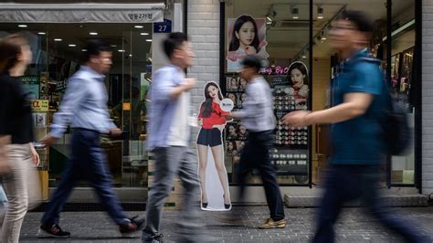 What Its Like To Be A Woman In South Korea Where Anti Feminism Is