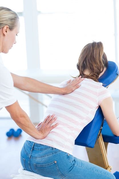 Premium Photo Woman Having Back Massage