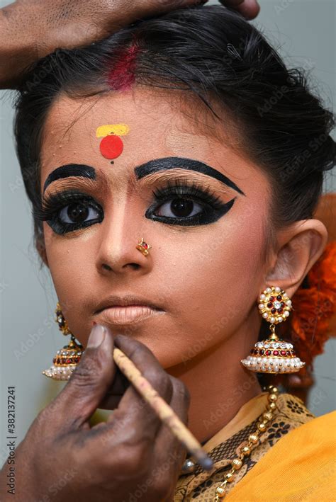 Traditional Indian Eye Makeup Saubhaya Makeup