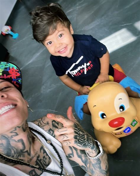 Santa Fe Klan Muestra Rostro De Su Hijo Con Emotivo Mensaje