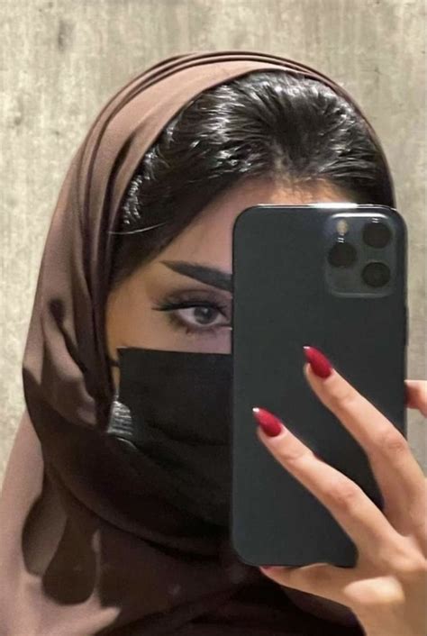 S A adlı kullanıcının افتارات بنات قطر panosundaki Pin Fotoğraf çekimi Tarz moda Makyaj