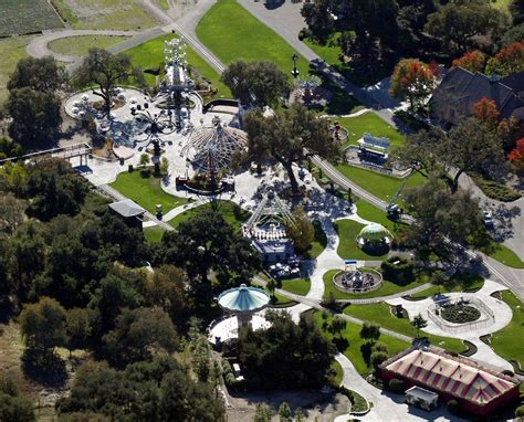 What Happened To Michael Jacksons Neverland Home He Abandoned With