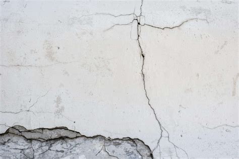 When To Worry About Cracks In Plaster A Homeowners Guide Get Plastered
