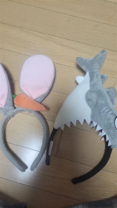 롯데월드 토끼 머리띠 상어 머리 당근 중고거래