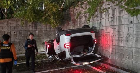 하필 거기에…‘경찰청 들이받은 만취운전 차량