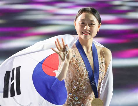 ‘하얼빈 金 김채연 사대륙선수권도 제패…“개인 최고점 뿌듯해”