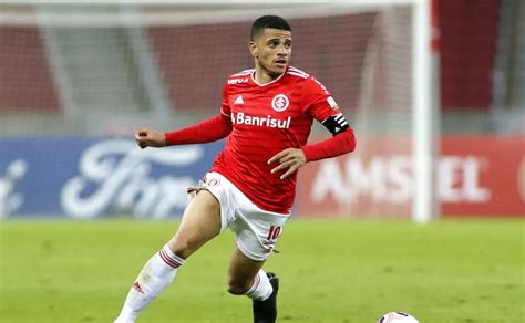 Jornalistas Desaprovam Taison No Internacional