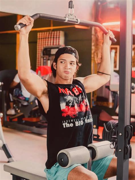 7 Potret Tampan Arya Mohan Idola Baru Yang Sedang Bersinar Bintangi Asmara Gen Z Hot