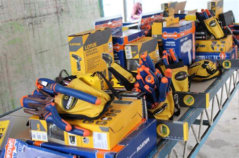Tools For Tomorrow Skil Scholars Receive Eim Toolkits In Iloilo City