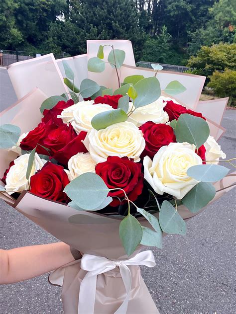 Red Pink And White Roses Bouquet