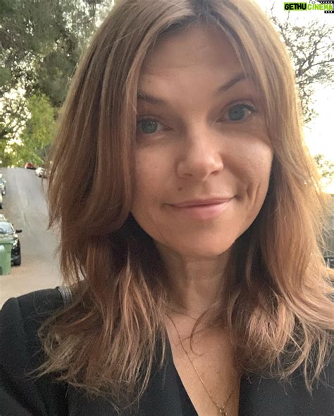 Actress Nicole De Boer Hd Instagram Photos And Wallpapers March 2023