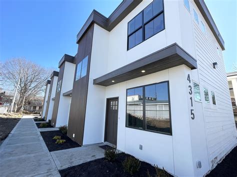 4315 Holly St Kansas City Mo 64111 Townhome Rentals In Kansas City