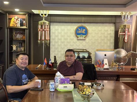 Эрдэнэ Амралтын өдрийн мэнд Facebook