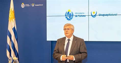 Uruguay Recibió Más De 27 Millones De Turistas Hasta Septiembre Y
