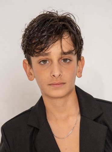 Discover Alis Unique Portfolio On Mmg Talent