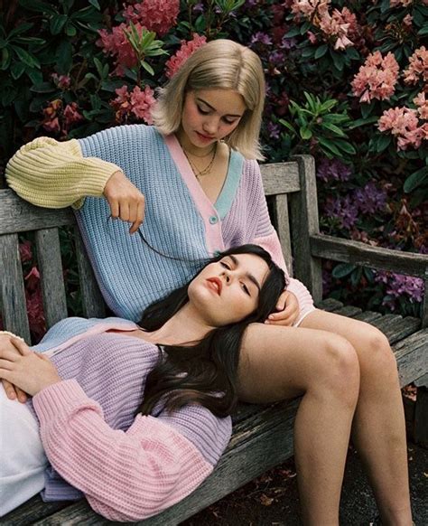 Pin By Kaitlyn Timmins On Reference Couple Poses Reference Pose