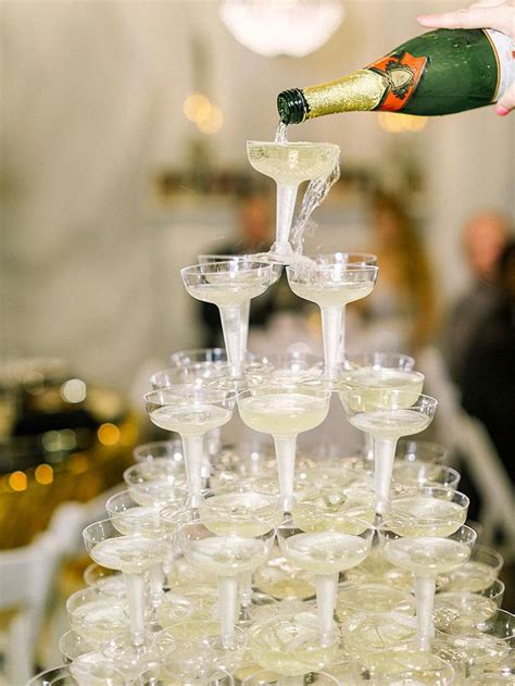 21 Creative Wedding Drink Stations For Your Cocktail Hour Or Reception