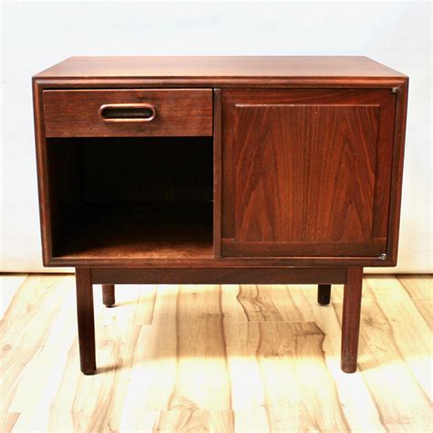 Mid Century Modern Jack Cartwright Walnut Nightstand Cabinet For Sale