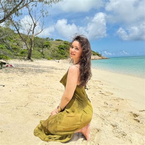 Sara Tendulkar Breaks The Internet With Her Hot And Stunning Beach