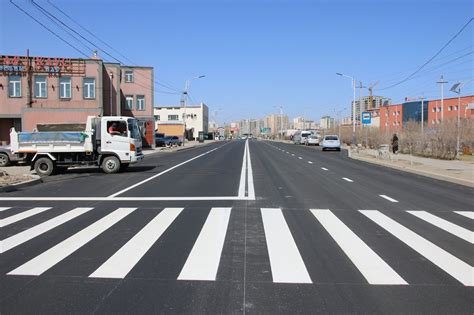 Зүүн дөрвөн замын уулзвараас Халдварт хүртэлх замыг засаж дуусжээ