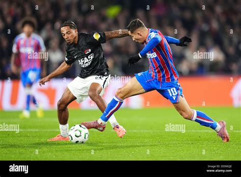 Az Alkmaars Elijah Dijkstra Left And Crystal Palaces Yeremi Pino Battle For The Ball During