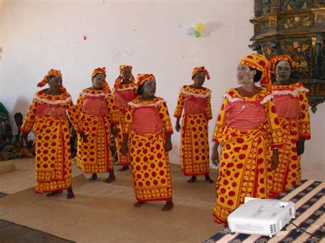 Traditional Attire On Ilha De Moçambique Roupas Tradicionais