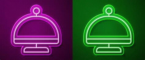 빛나는 네온 라인은 보라색과 녹색 배경에 고립 된 음식 아이콘의 트레이로 덮여 트레이 및 뚜껑 표지판 뚜껑이 있는 레스토랑 클로쉬 벡터 가리기에 대한 스톡 벡터 아트 및