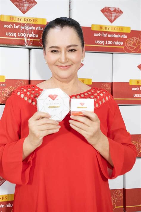 Ruby Roses เพจหลักบริษัท