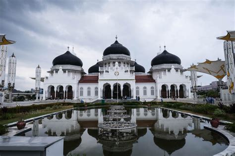 Simak Di Sini Sejumlah Masjid Bersejarah Di Indonesia Yang Jadi Ikon