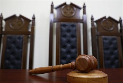 Ц Хуланг шүүх хурал эхэллээ