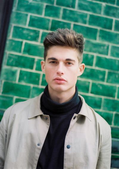 Exposing Time Model Kieran Warner Has Some Fun On GayMales Org