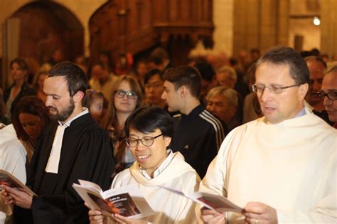 Consecration 2015 033 Documentation
