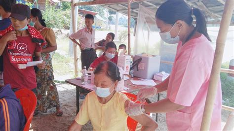 ကလိန်အောင်မြို့တွင် အသက် ၁၈ နှစ်အထက်ပြည်သူများ၊ နို့တိုက်မိခင်များန