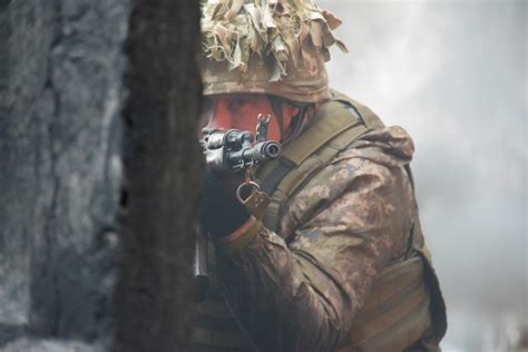 В Україні можуть скасувати пожиттєві пільги для військових Читайте на Ukr Net