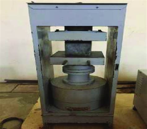 Compression Test On Cube Specimen In Progress Download Scientific Diagram