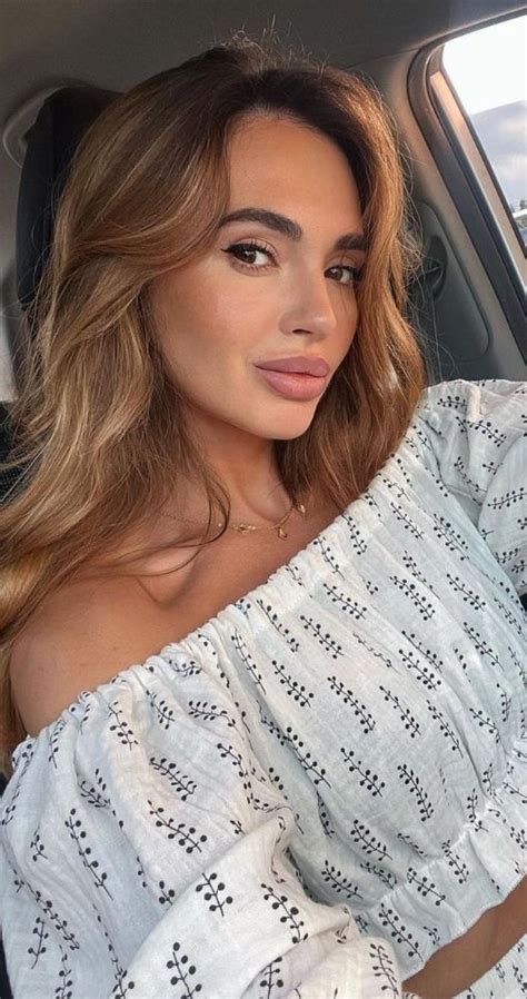 Escort Afshan