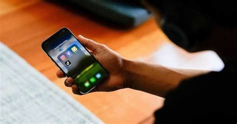 فنلندا قانون جديد لتقييد استخدام الطلاب للهواتف في المدارس الشرق للأخبار