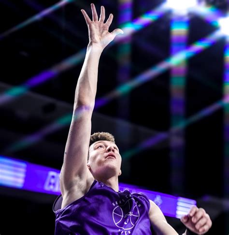 Efe Demirelden 14 Sayı Basket Dergisi Basketbol Basketbol Haberleri Basketbol Maçı