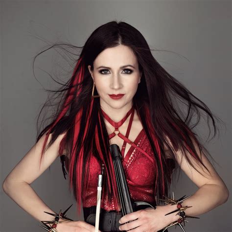 MIA NOVA - electric violinist