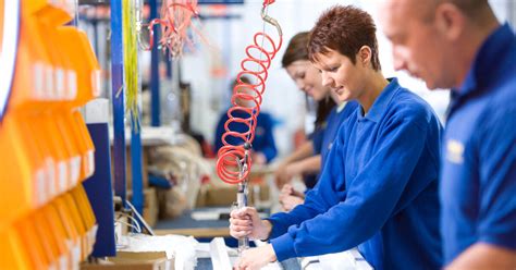 What Is An Assembly And Fabrication Worker How To Become One