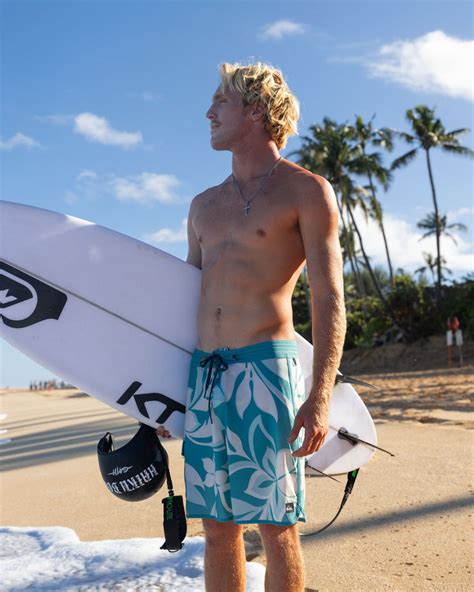 Quiksilver Surf And Snowboard Clothing