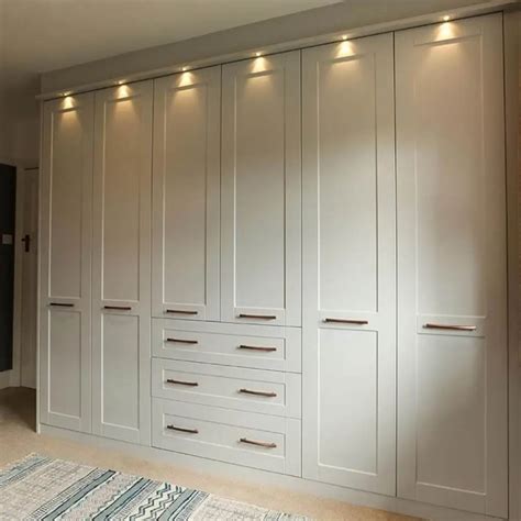 Шафи для гостинної кімнати Rich Wood