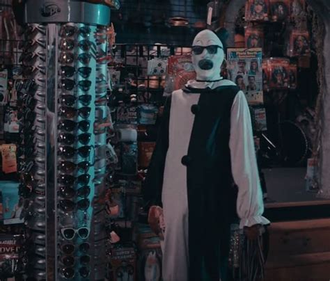 Introducing Art The Clown Terrifier Clown Movie Terrifier Desktop