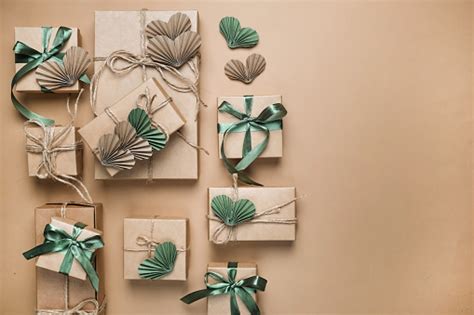 발렌타인 데이 크래프트 Pape의 친환경 포장 선물 제로 웨이스트 친환경 크래프트 종이 하트 에코 발렌타인 데이 휴일 개념 에코 장식 배너 하트 핸드메이드 휴일 카드 에코