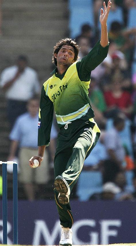mohammad asif took 1 for 33 in four overs