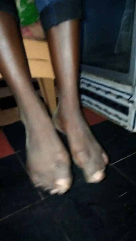 Bigsteffs Ghana Foot Modeling Skinny Dark Skinned Chicks Feet Down On