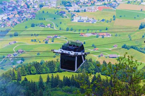 A Due Passi Dallitalia Puoi Salire Sulla Funivia Cabrio La Vista Ti